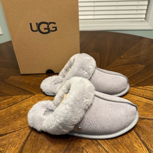 UGG | Shoes | Ugg Womens Scuffette Ii Grey Metallic Spots Sheepskin Fur Suede Slippers Size 7 ...